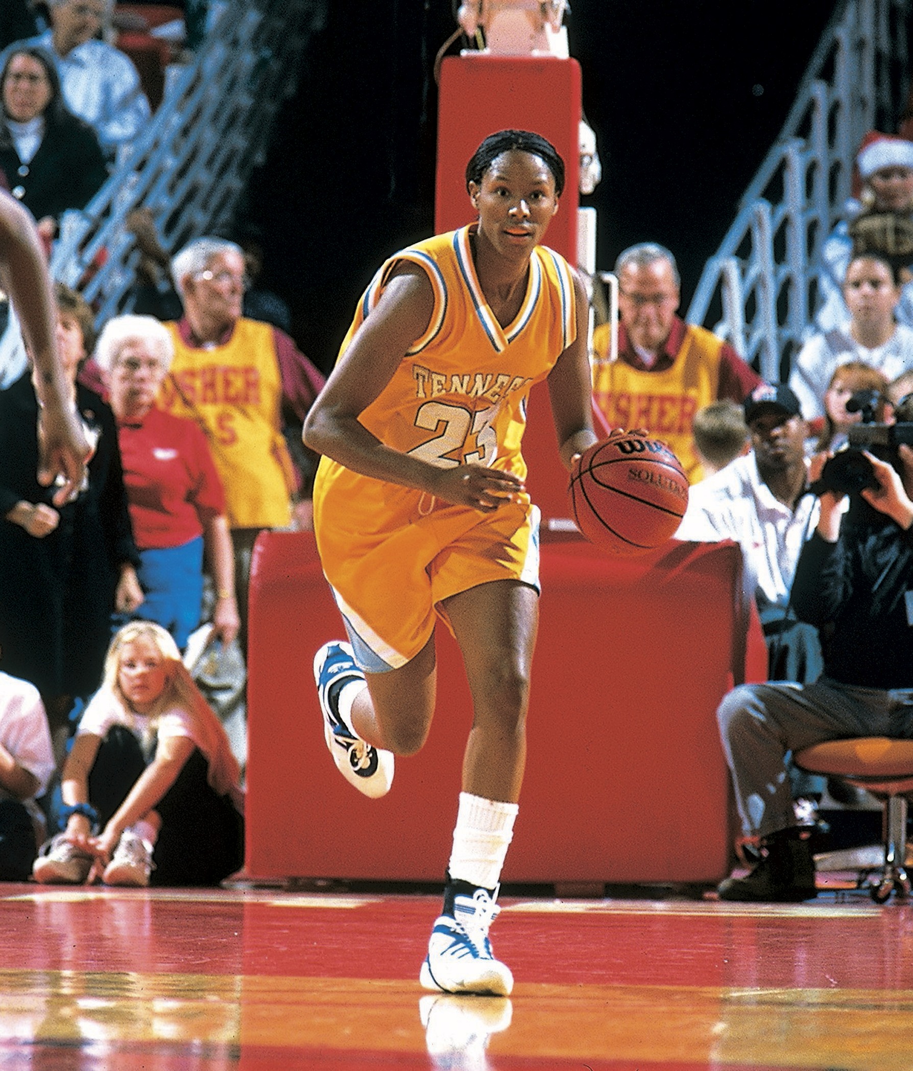 THE 30 PLAYERS WHO DEFINED SLAM’S 30 YEARS: Chamique Holdsclaw – SLAM
